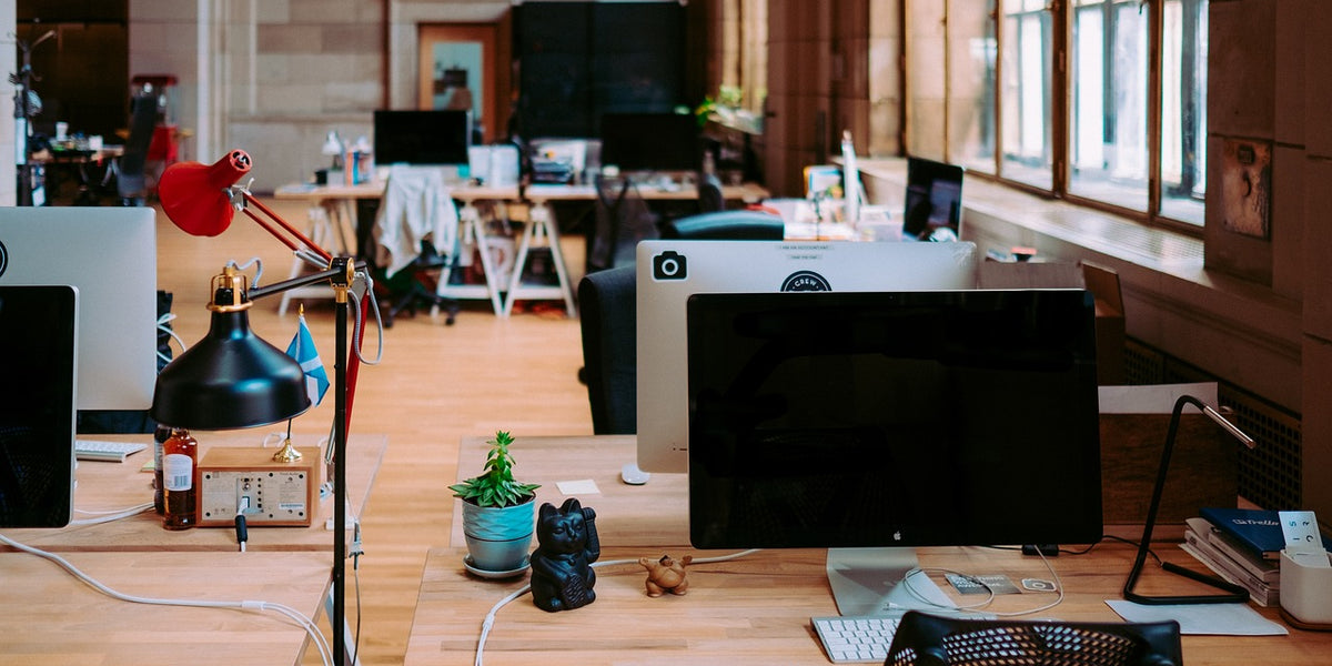 Table Vs. Desk: What is the Difference? | Freedman's